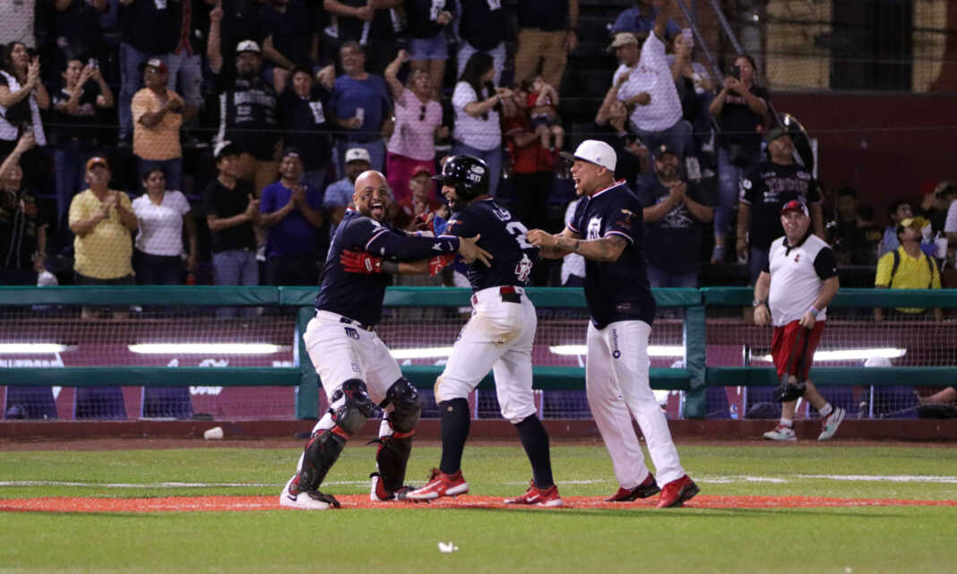 Alí Castillo es el héroe en el 176 aniversario de Dos Laredos en México ...
