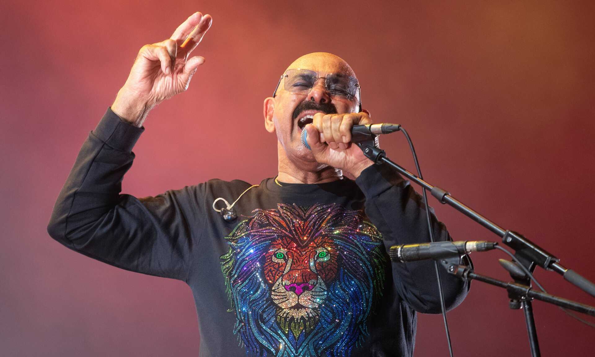 “Oscar D’León y su salsa mayor” en el puesto 6 de los mejores álbumes ...
