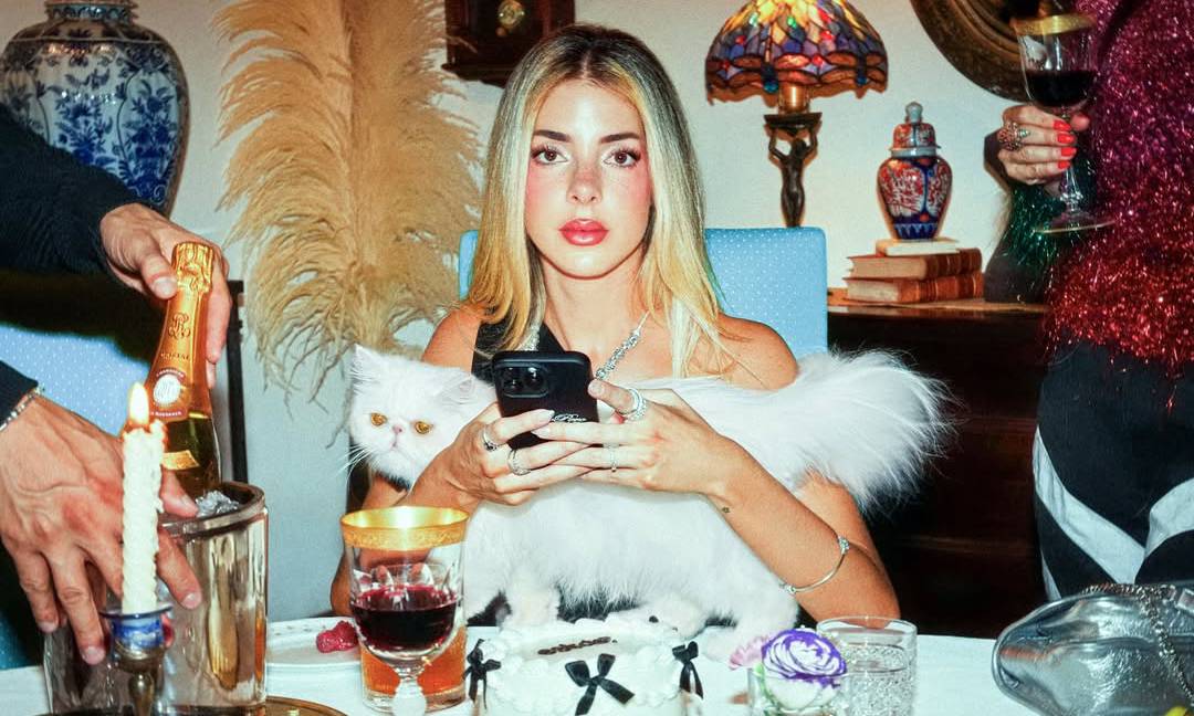 Corina Smith lanza su nuevo álbum "Menos triste más mami" - La Verdad